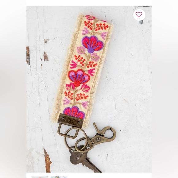 NATURAL LIFE | Accessories | Nwt Natural Life Key Chain Floral ...
